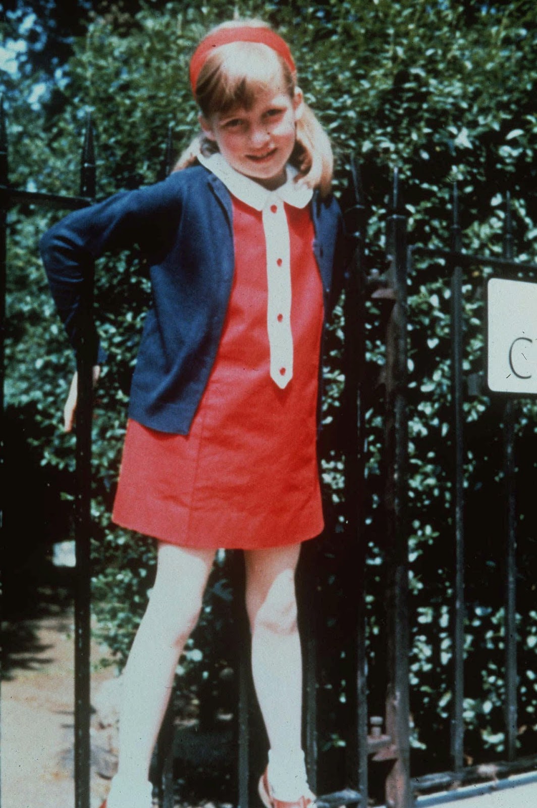See 17 Rare Photographs of Princess Diana as a Child From the 1960s ...