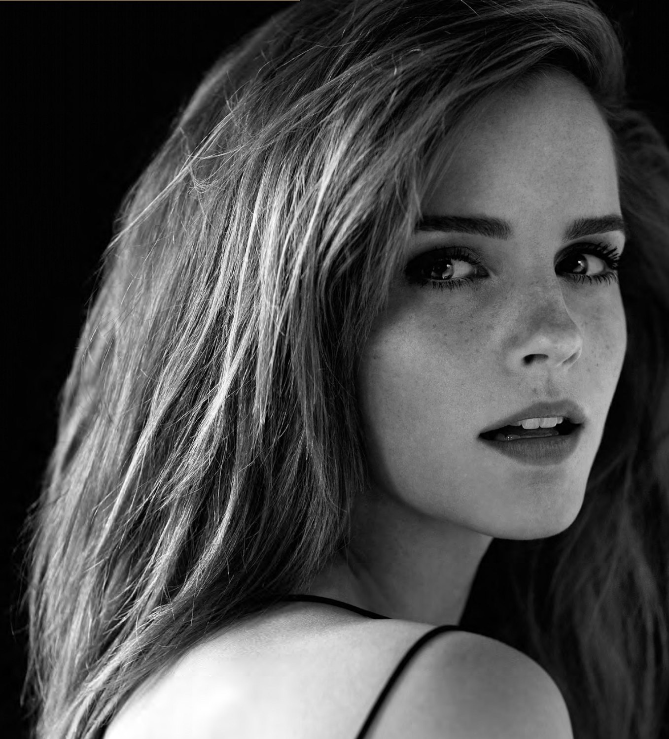 High Quality Celebrity Pictures: Emma Watson is beautiful