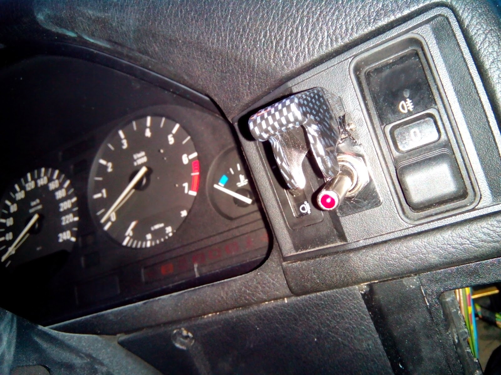 Xw0rkS Projects: Raspberry Pi Carputer project