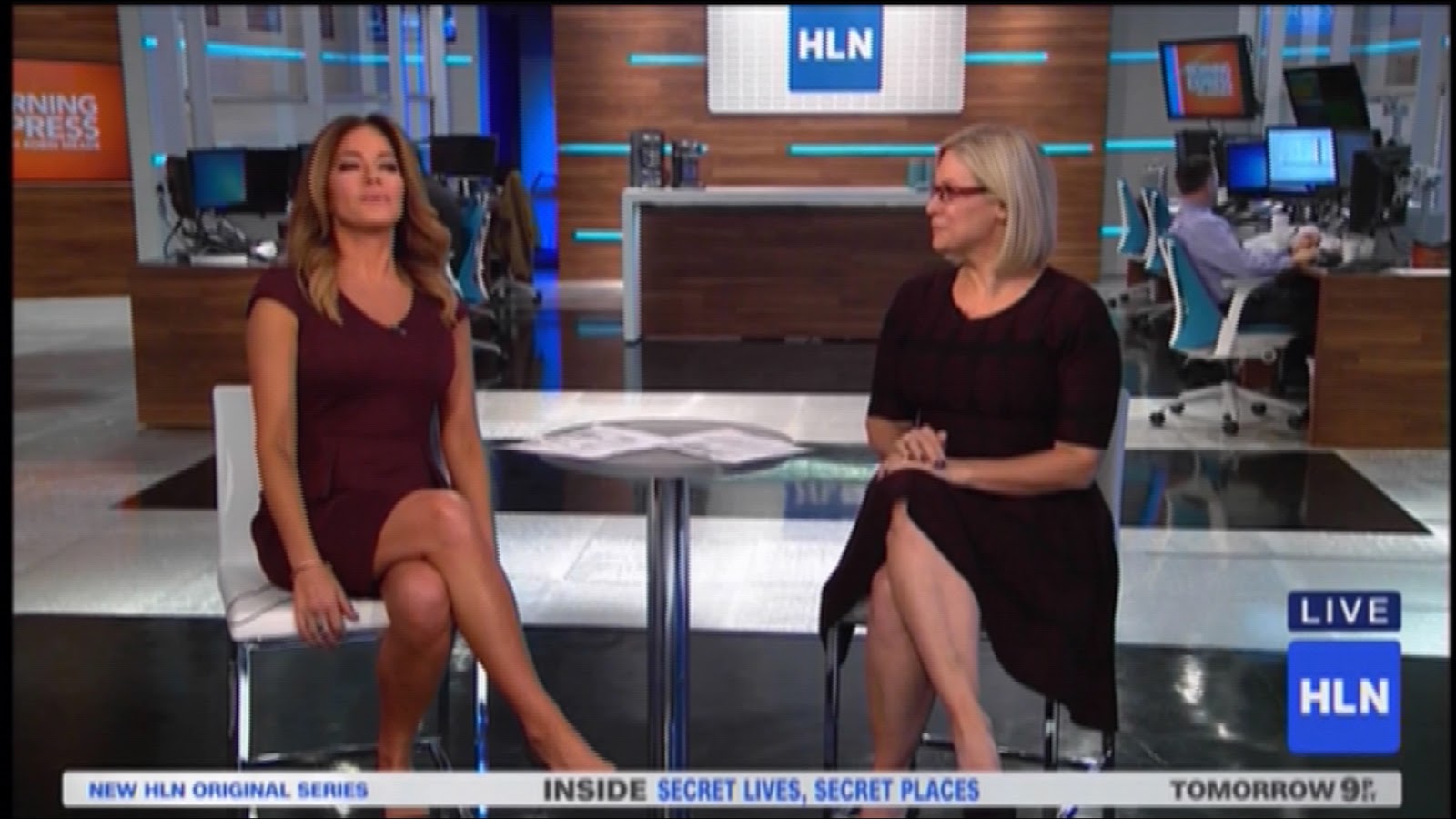 The Babes We Love: Robin Meade - 11/2/17 - SEXY TIGHT BODY