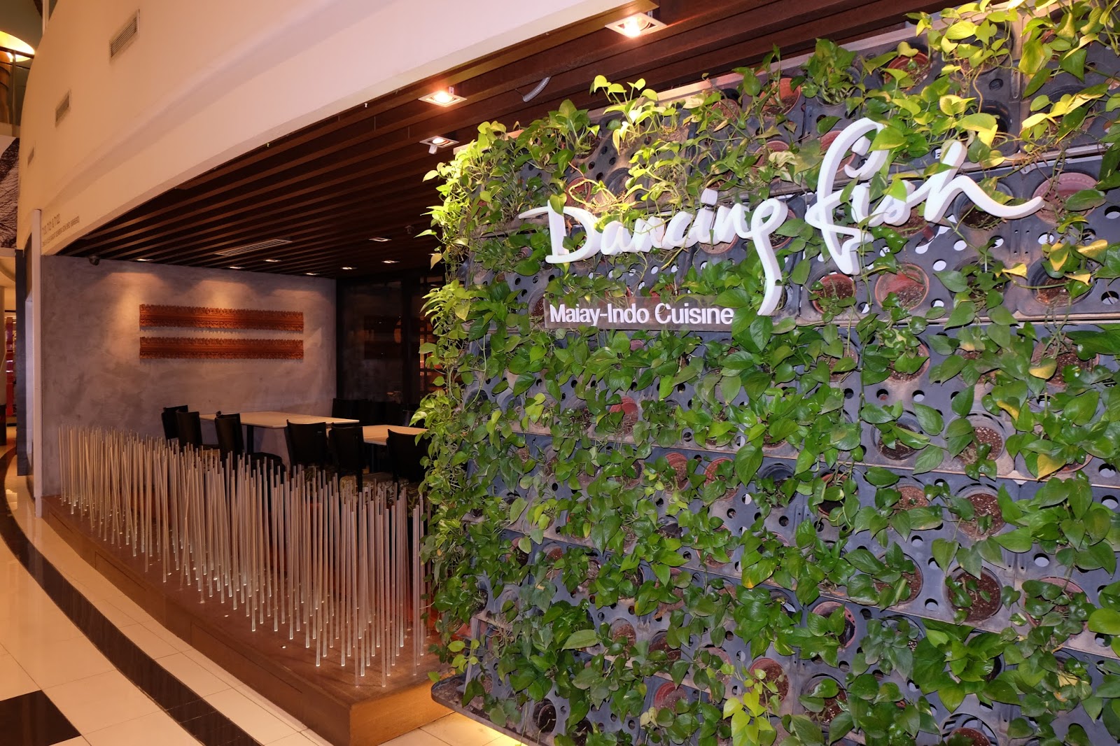 Kee Hua Chee Live!: DANCING FISH AT BANGSAR SHOPPING CENTRE IS BOTH THE ...