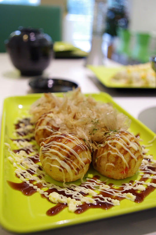 What Mary Loves: Hello, Moshi Moshi!