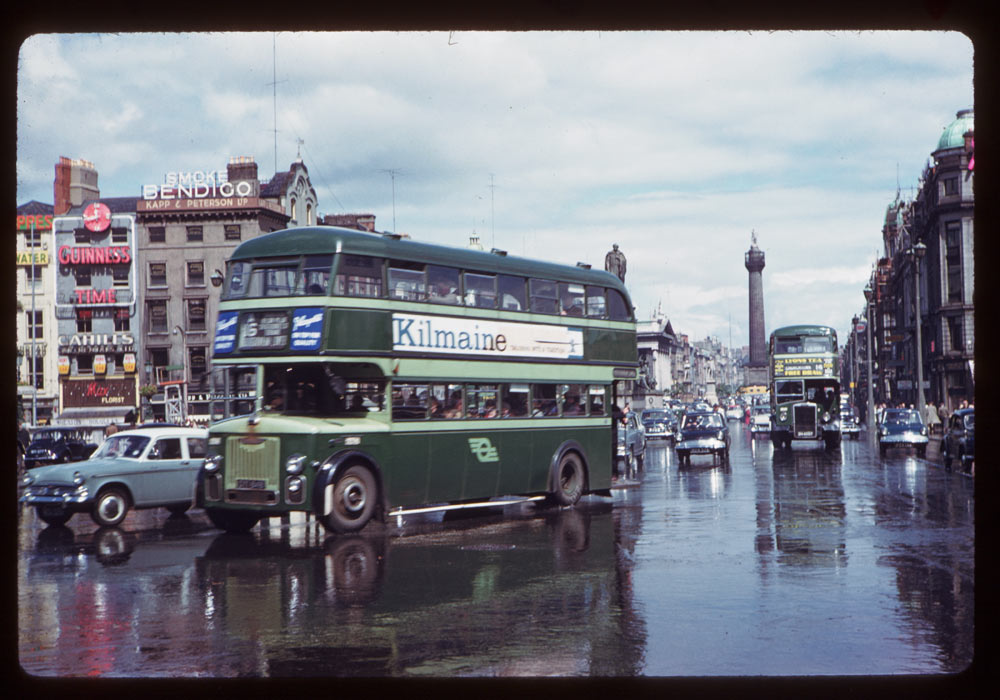 Wonderful Color Photographs That Capture Street Scenes of Dublin in ...