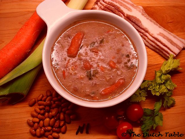 The Dutch Table: Bruine Bonensoep