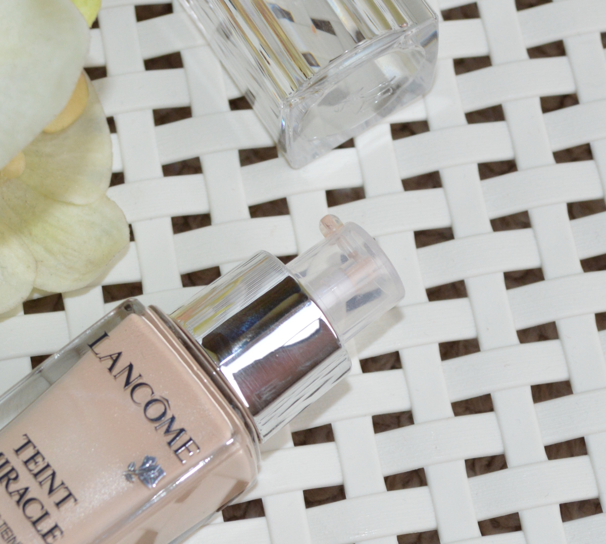 Urban Fashionista: Lancome Teint Miracle, #010 Beige Porcelaine