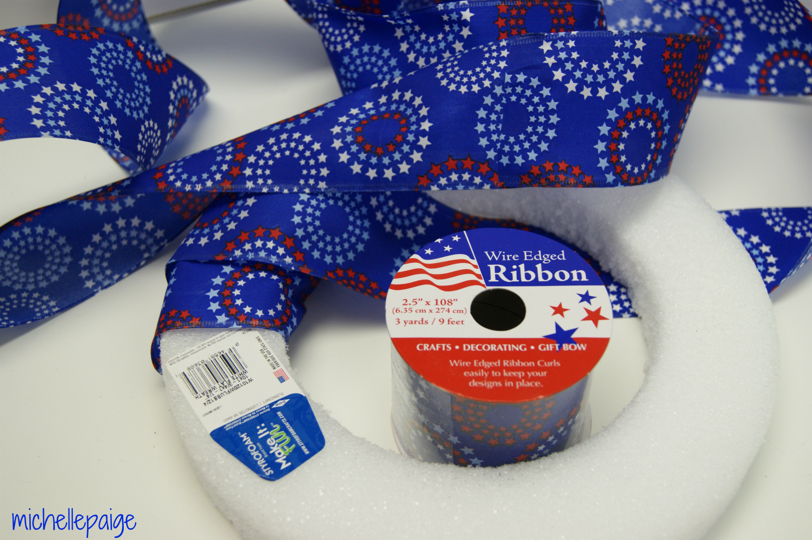 michelle paige blogs: Fireworks Wreath