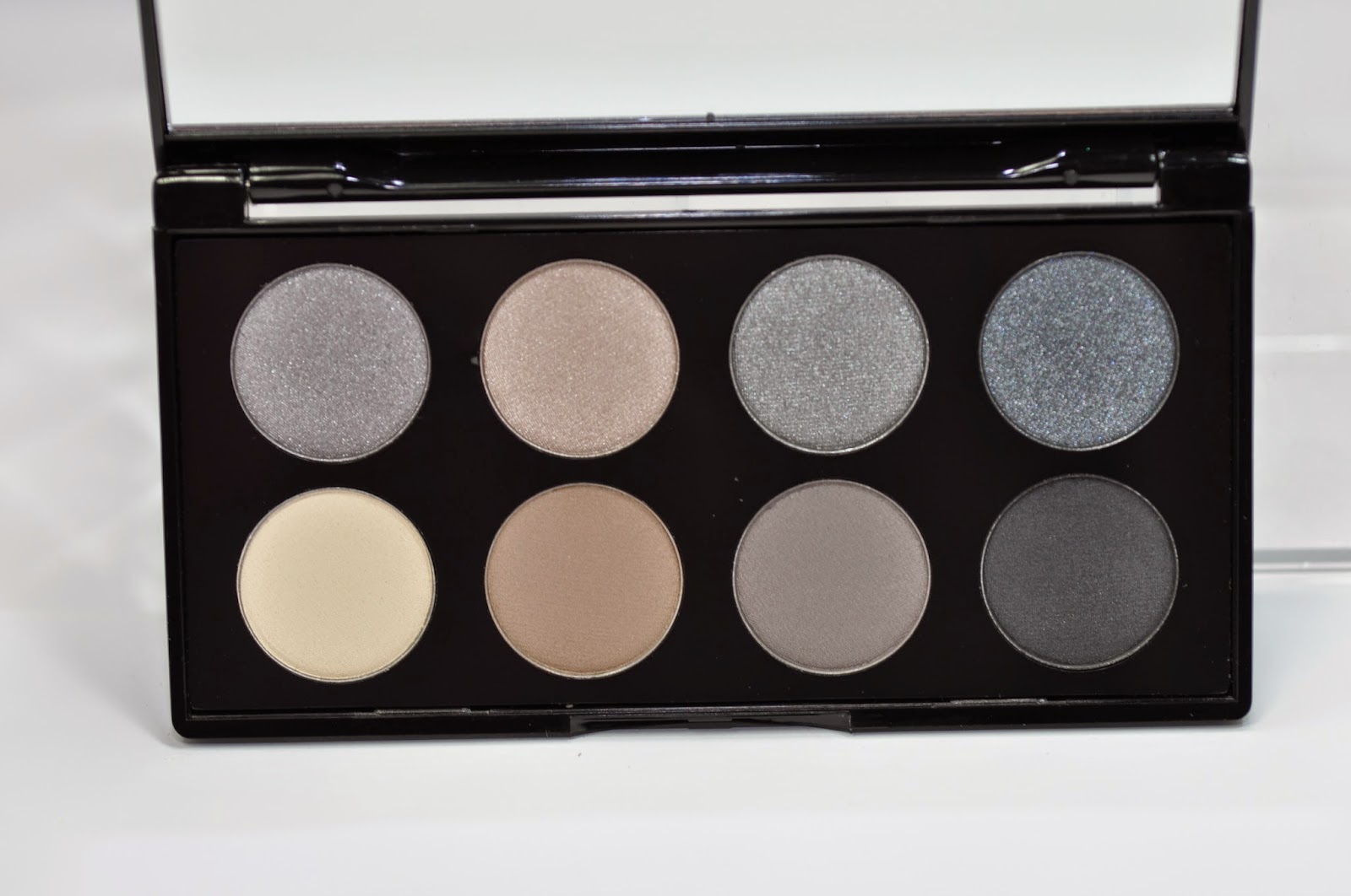 Glō∙Minerals Alloy Eyes Collection Eye Shadow Palette Swatches, Look ...