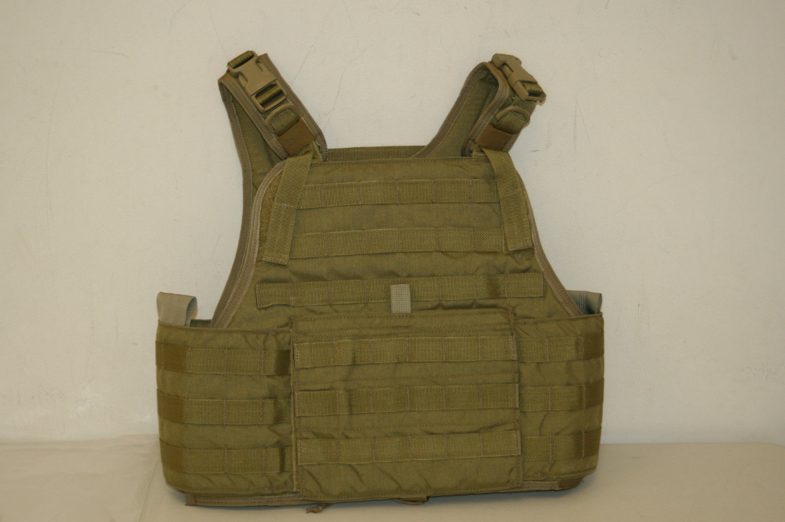 Webbingbabel: Eagle Industries MBAV Plate Carrier Khaki