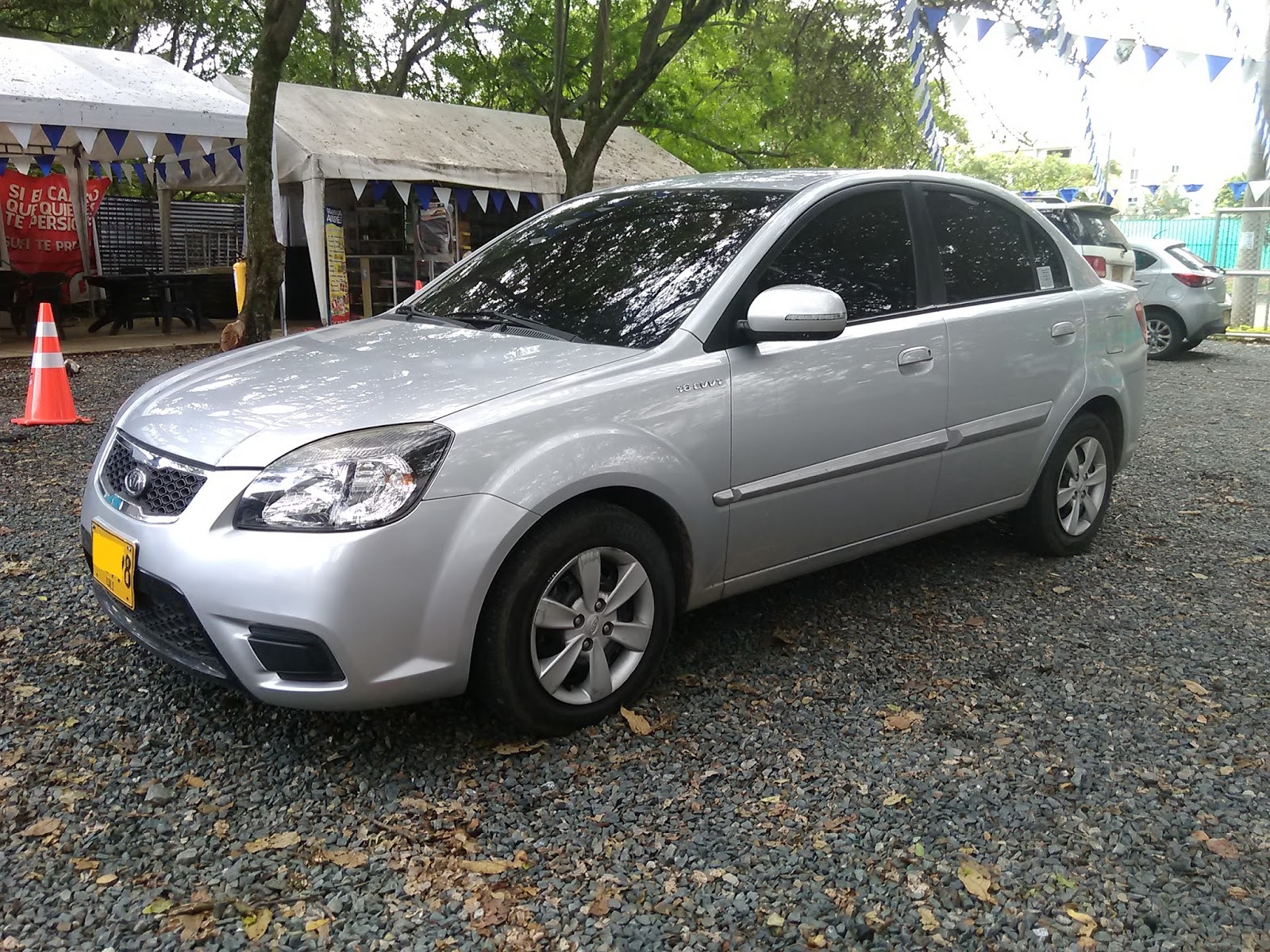 KIA RIO XCITE EX 2010 PLATA