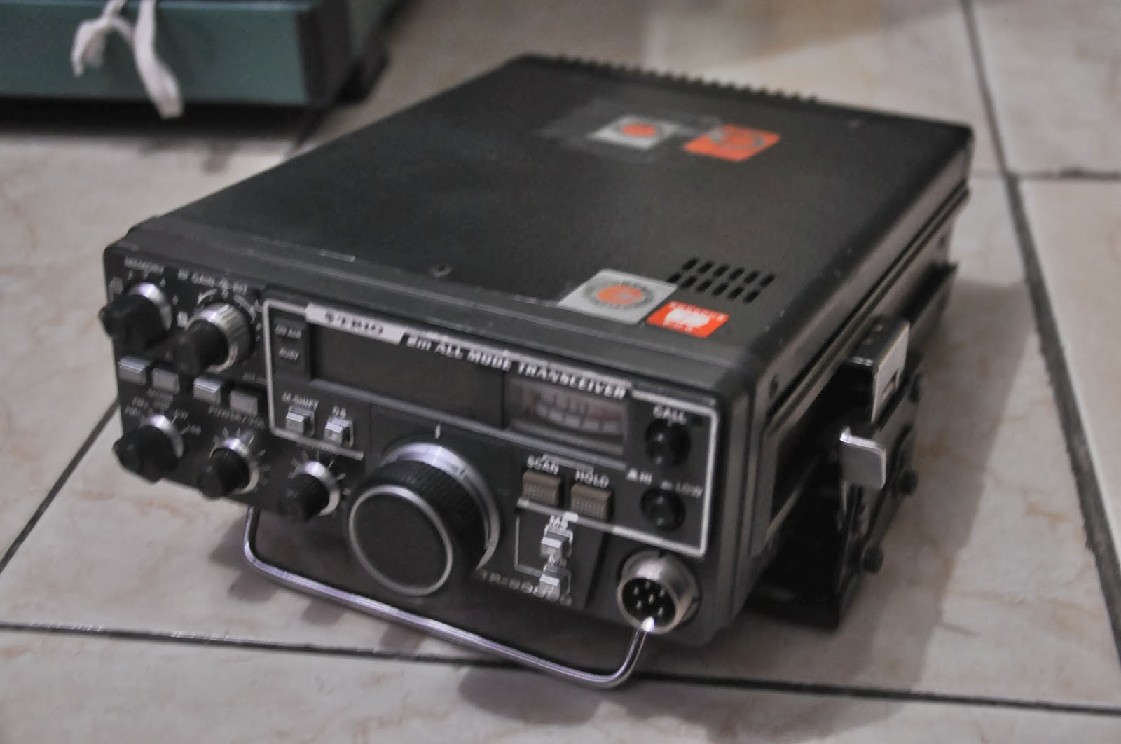 VINTAGE RADIO : tri-kenwood Tr9000G + Tr9000