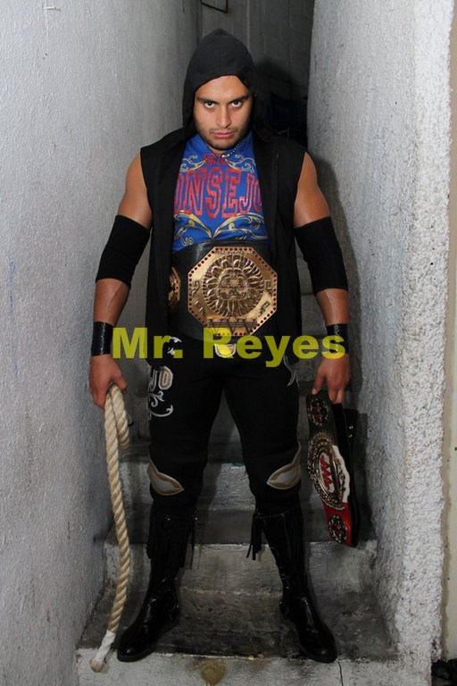 ESTRELLAS DEL RING.: Texano Jr. Esta Listo Para RCH en la Arena Naucalpan