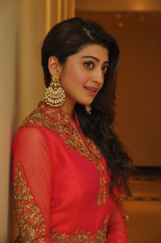 Pranitha Subhash at Love For Handloom Fashion Event Photos - South ...