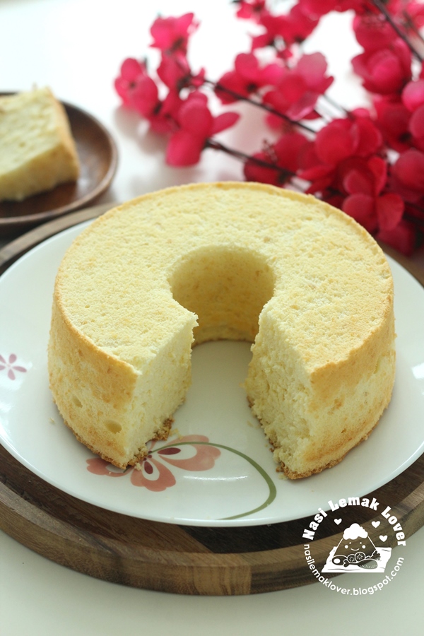 Nasi Lemak Lover: Pineapple Chiffon Cake 凤梨戚风蛋糕_金鸡报春