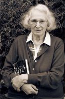 Mystery Fanfare: Hazel Holt: R.I.P.