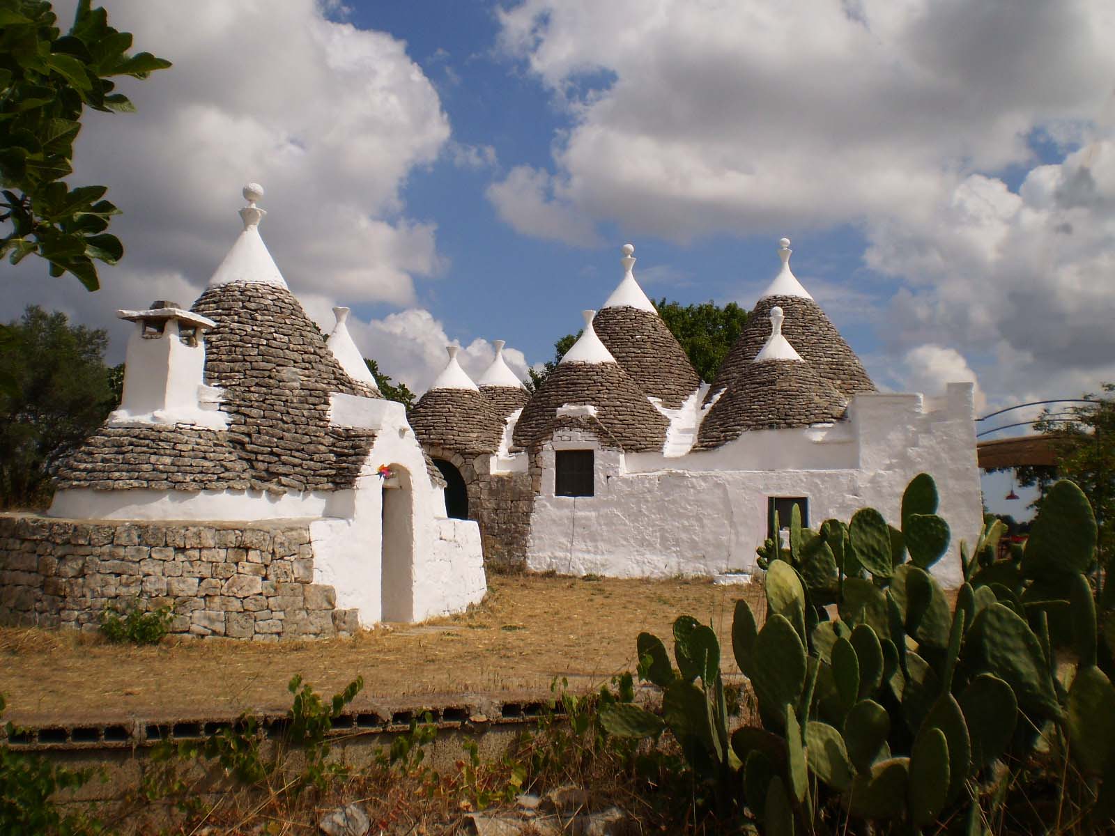 HOME & GARDEN: Un trullo - des trulli