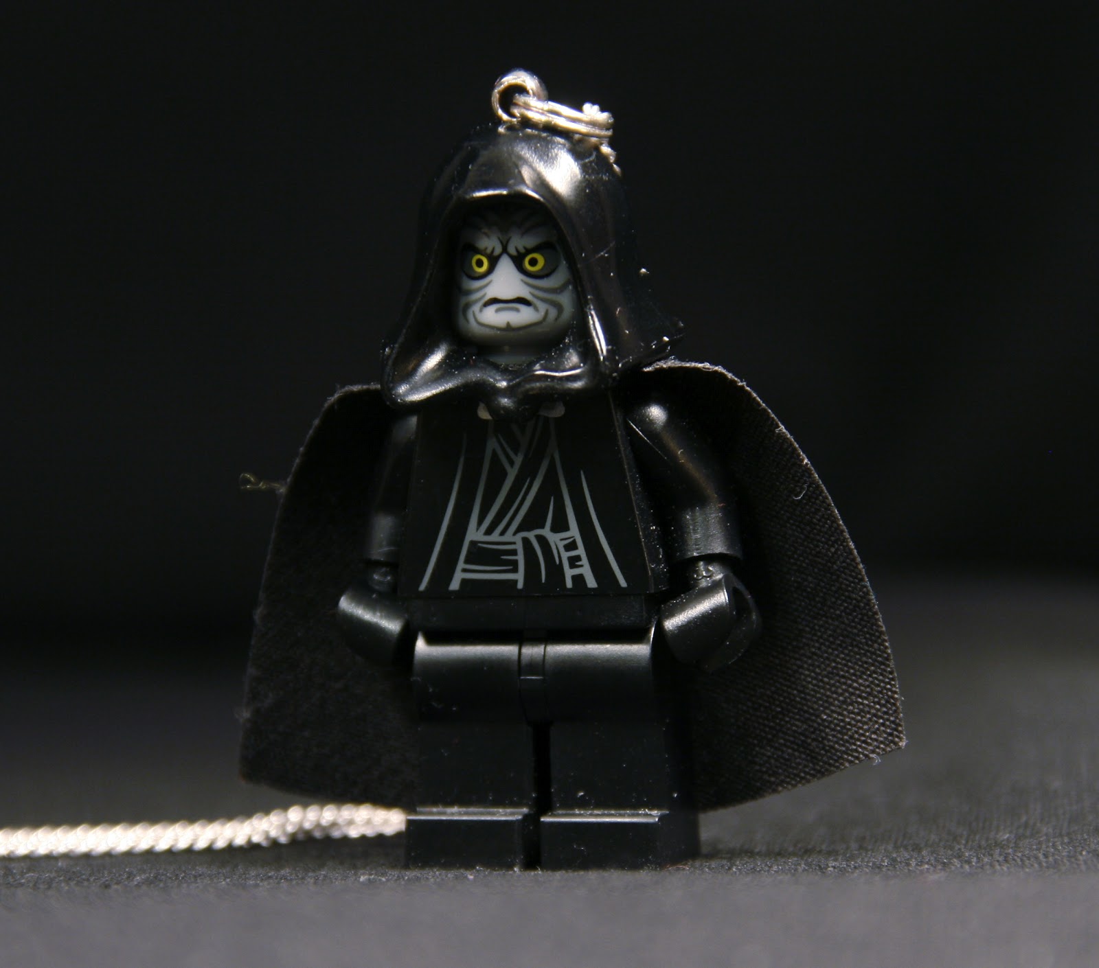 Kisho Meteora, Star Wars Collector: Darth Sidious Lego Necklace