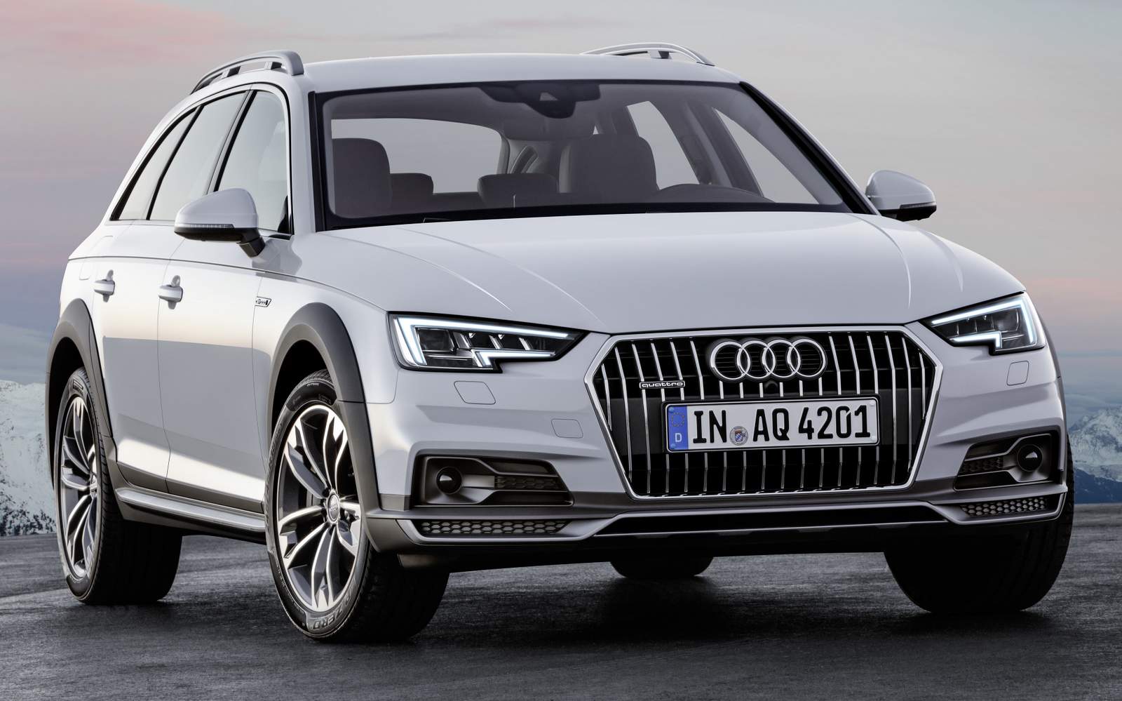 Audi A4 Allroad Quattro junta características SUV e station | CAR.BLOG.BR