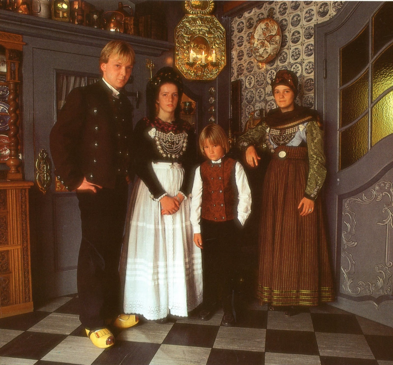 FolkCostume&Embroidery: Costume of the North Frisian Islands