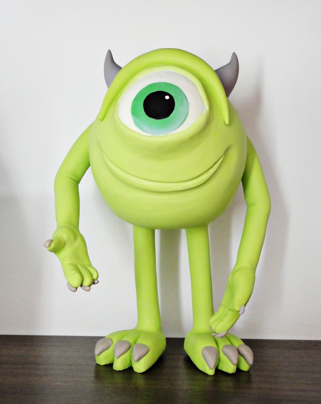 Luciana Loureiro Ateliê: Monstros S.A.