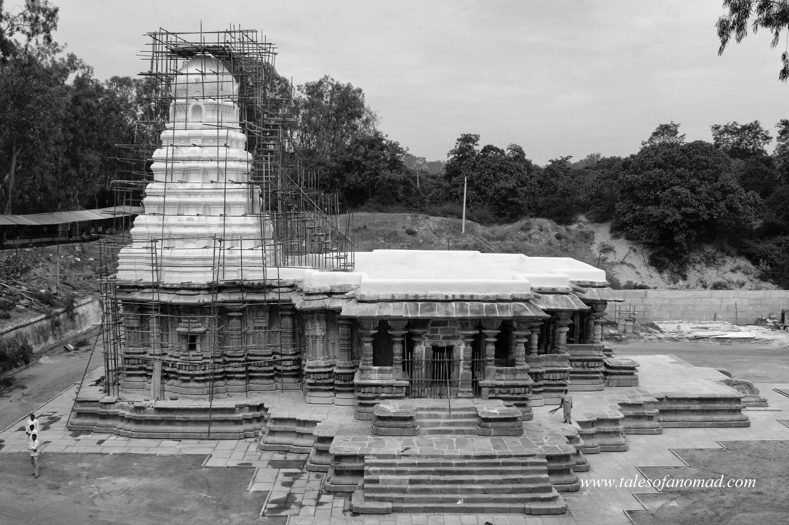 Tales Of A Nomad: Talakad- Land of Submerged Temples...!!