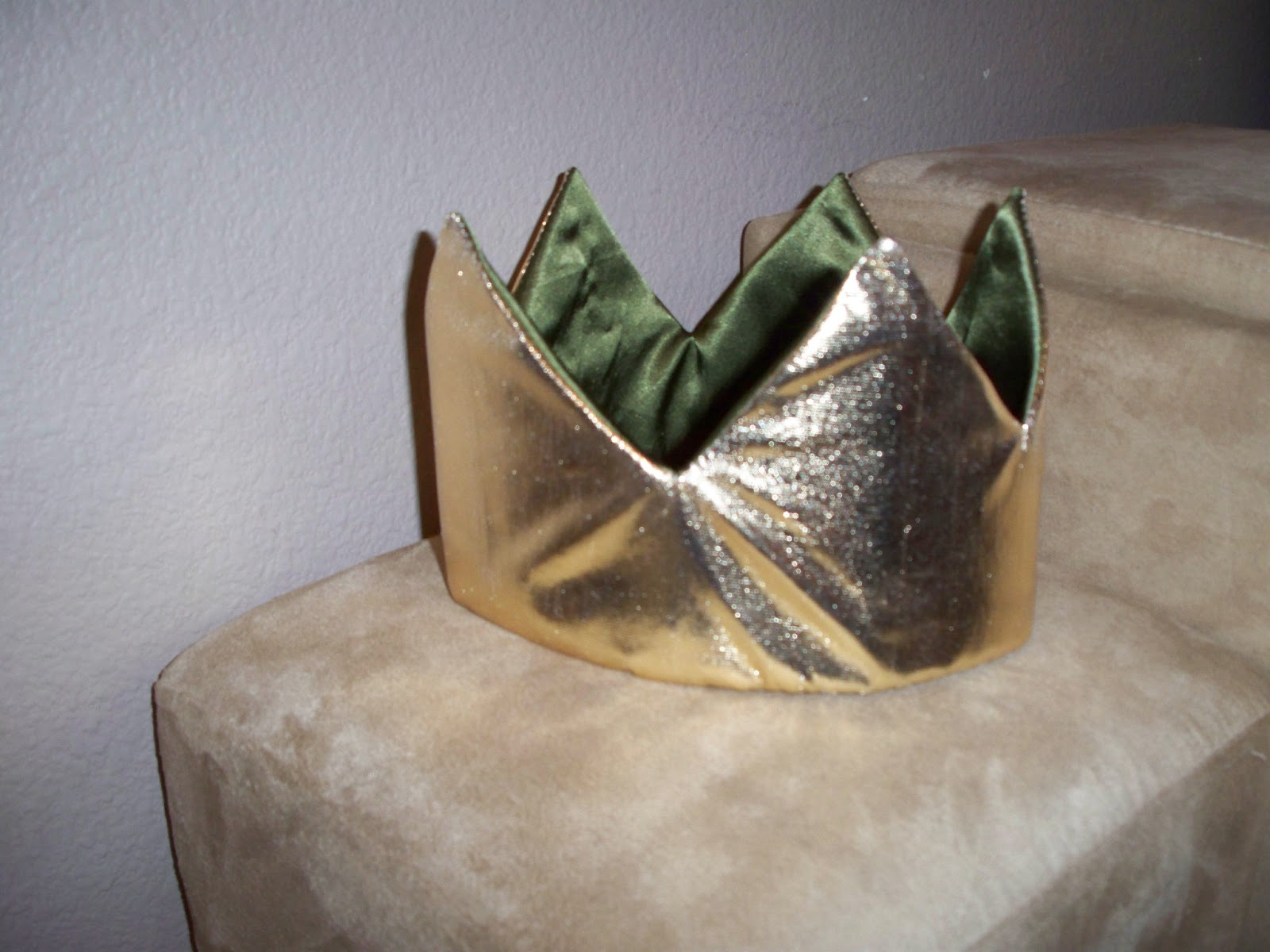 Ambering Along: Crown Tutorial