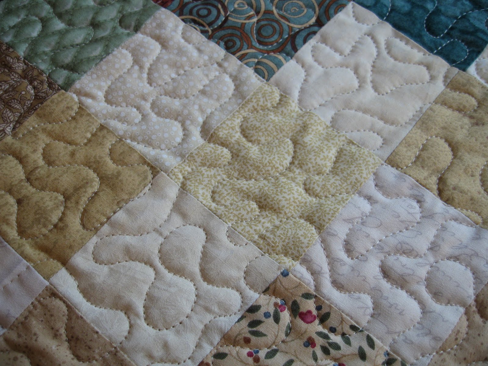 LIFE WITH LYNN: Table-Topper Quilt; Step-by-Step