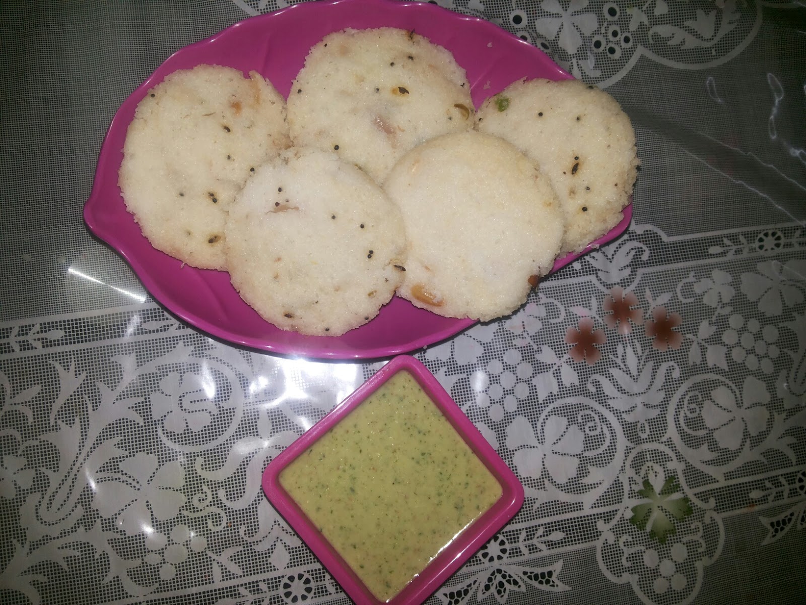 Desi Tadka - Flavor of Indian Kitchen: Rava Idli