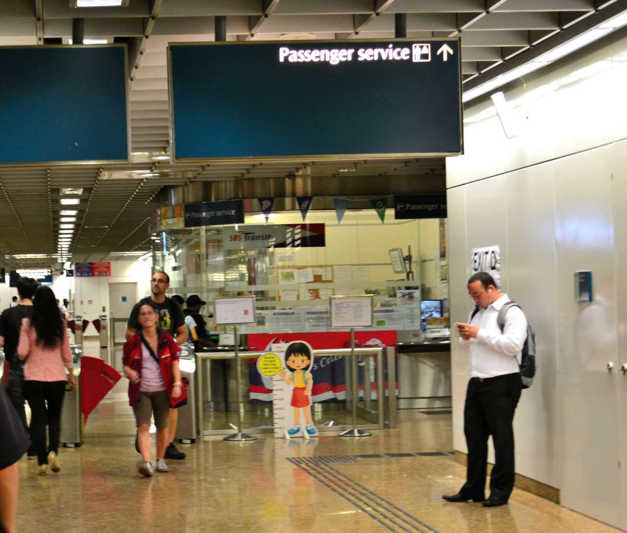 wandering... can't go home: Singapore MRT