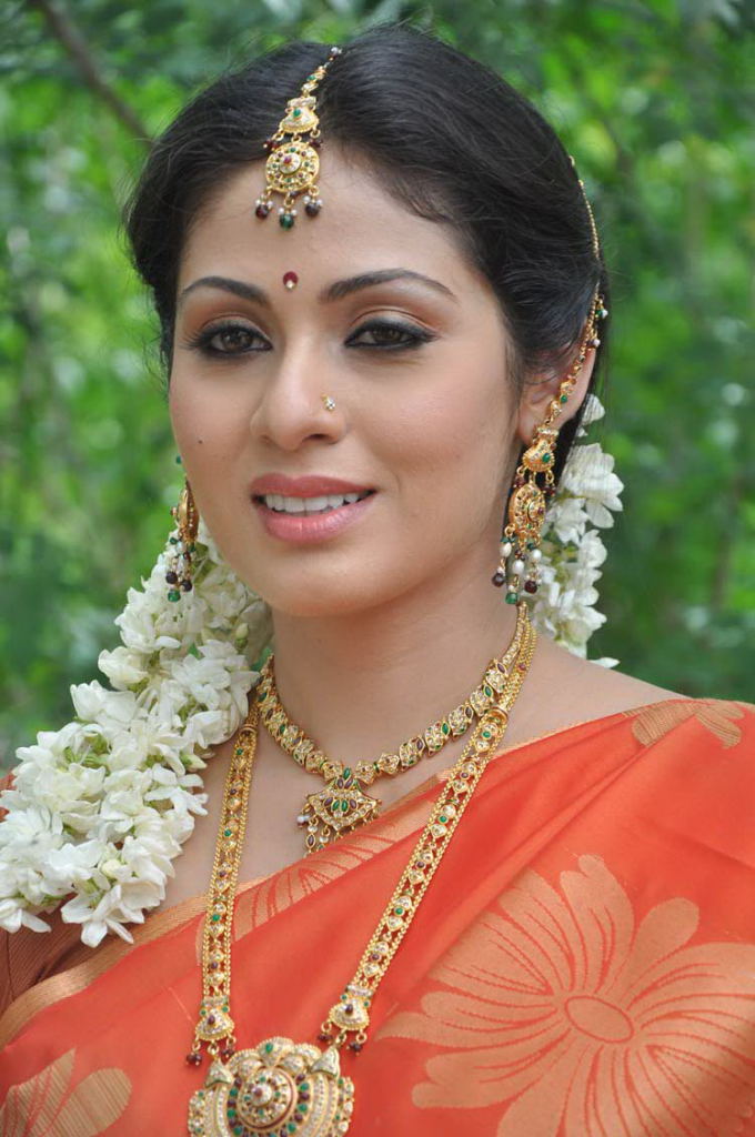 Sada Beautiful Stills In Traditional Saree