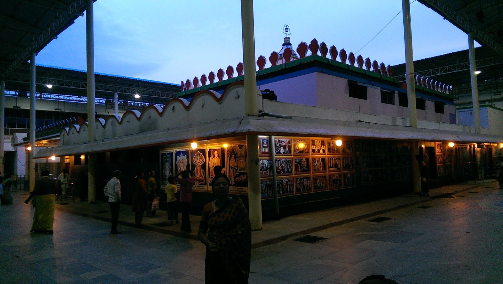 Raghu's column!: Sri Raghavendra Swamy Brindavanam, Mantralayam.