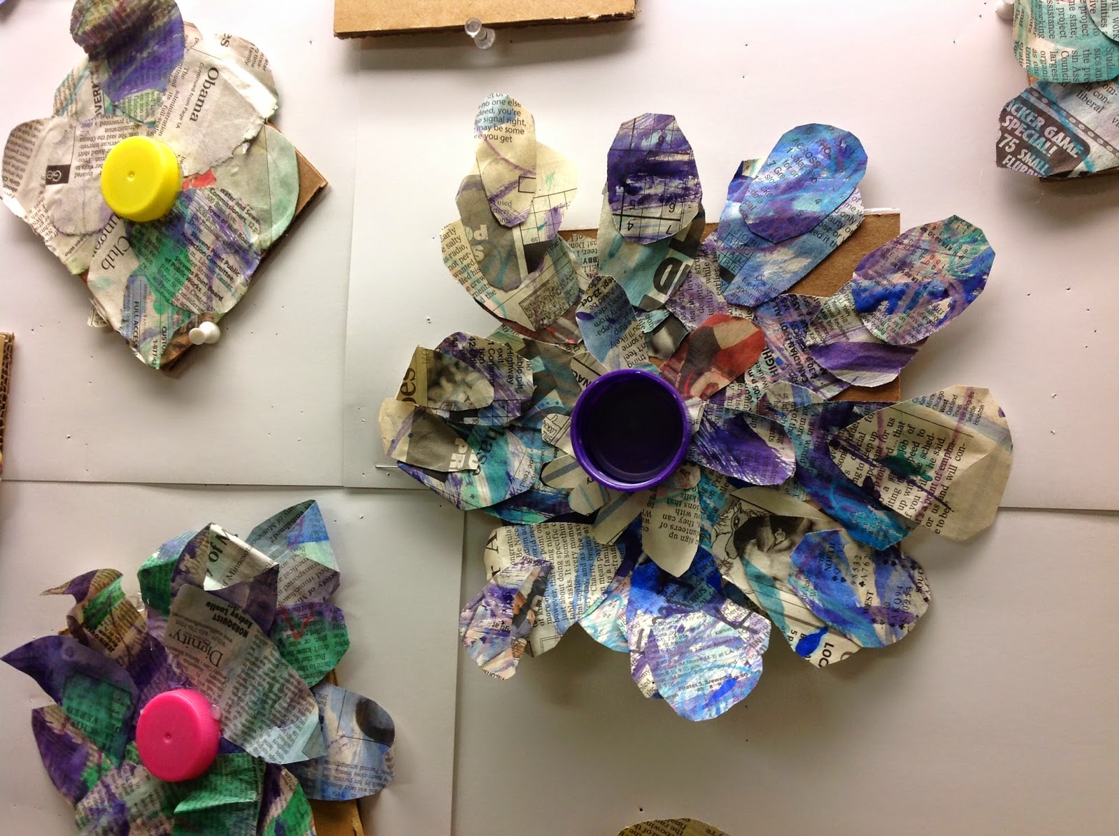 The Artsy Fartsy Art Room: Kindergarten Recycled Flowers