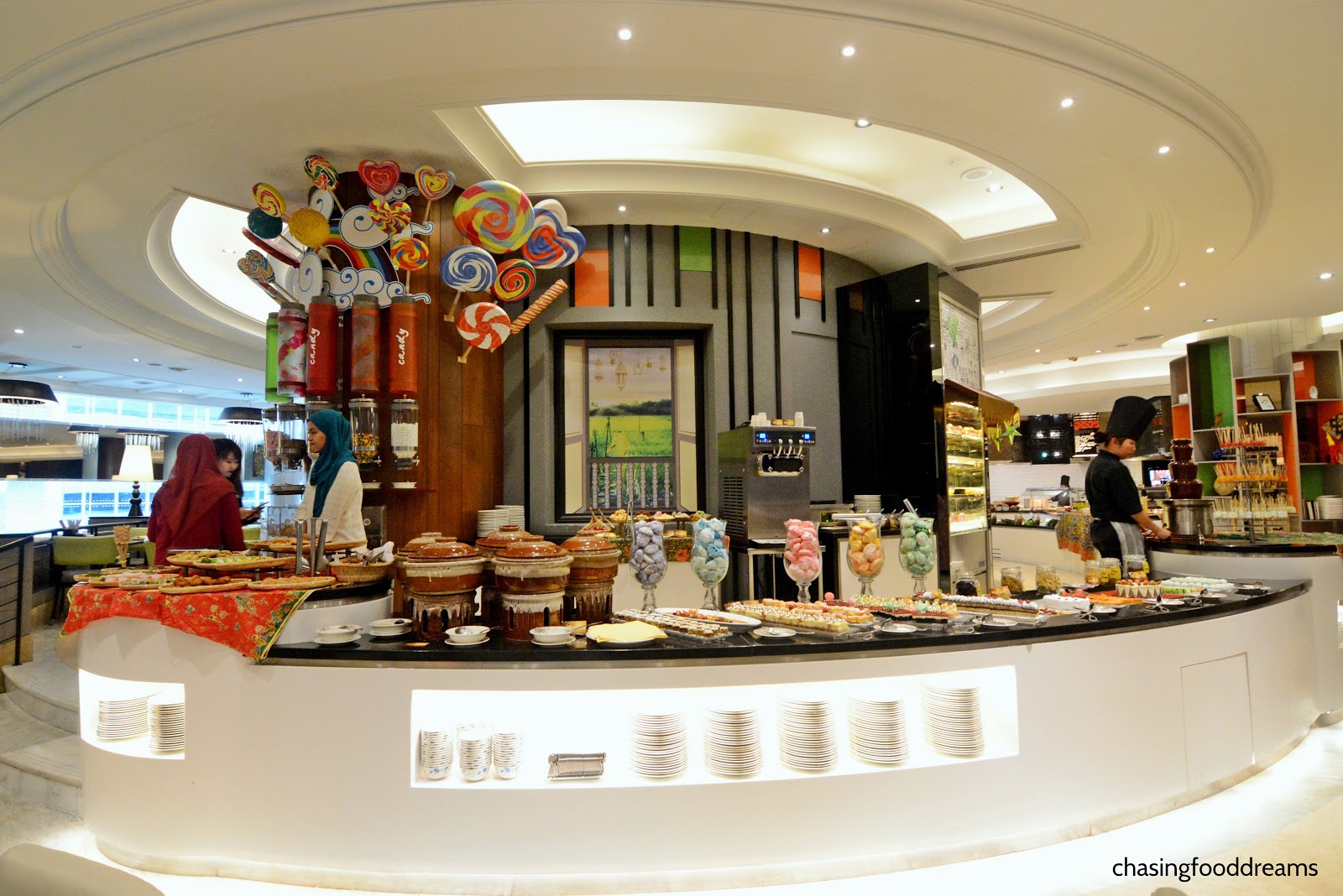 CHASING FOOD DREAMS: Latest Recipe Buka Puasa Buffet @ Le Meridien ...