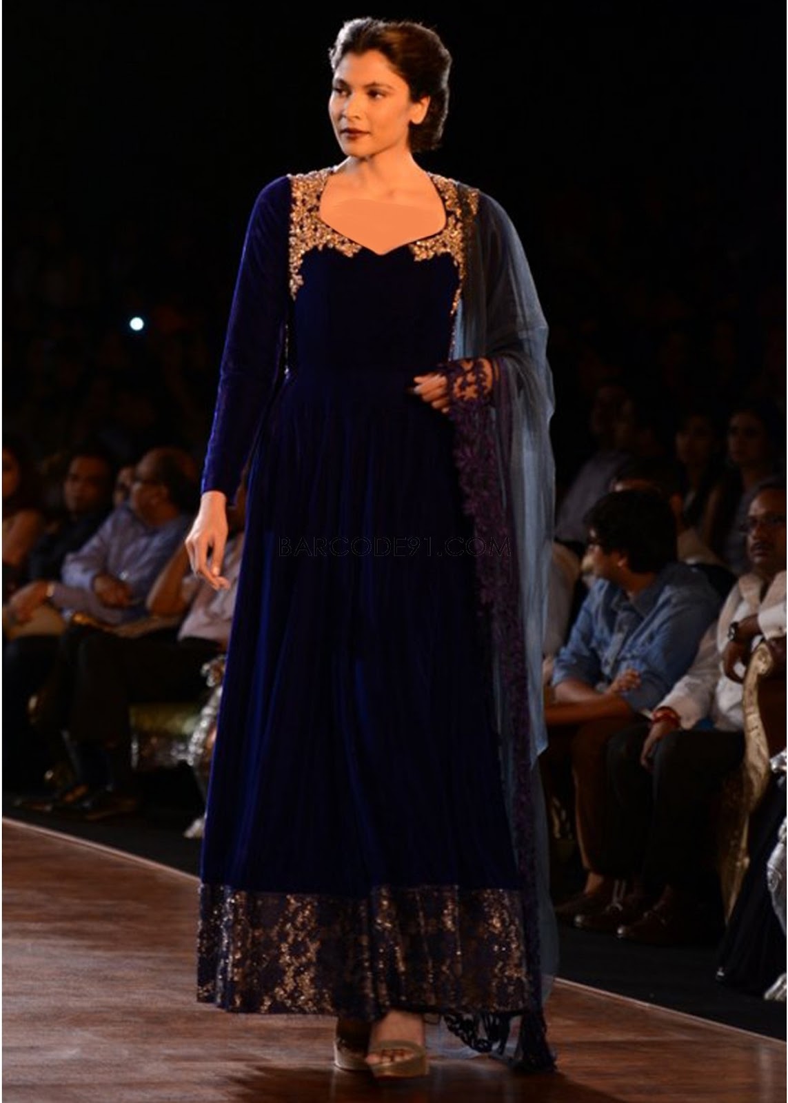 Manish Malhotra’s collection at Delhi Couture Week 2013 | The Paris ...