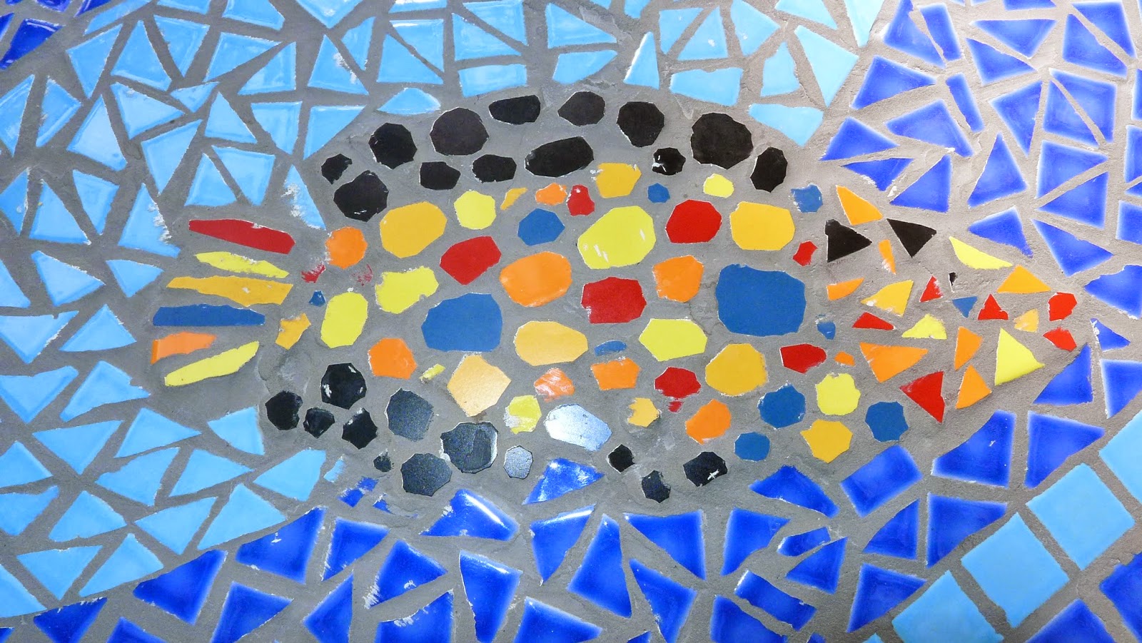 : Des poissons en mosaïque s'installent sur les tables de l'Ile St -Denis