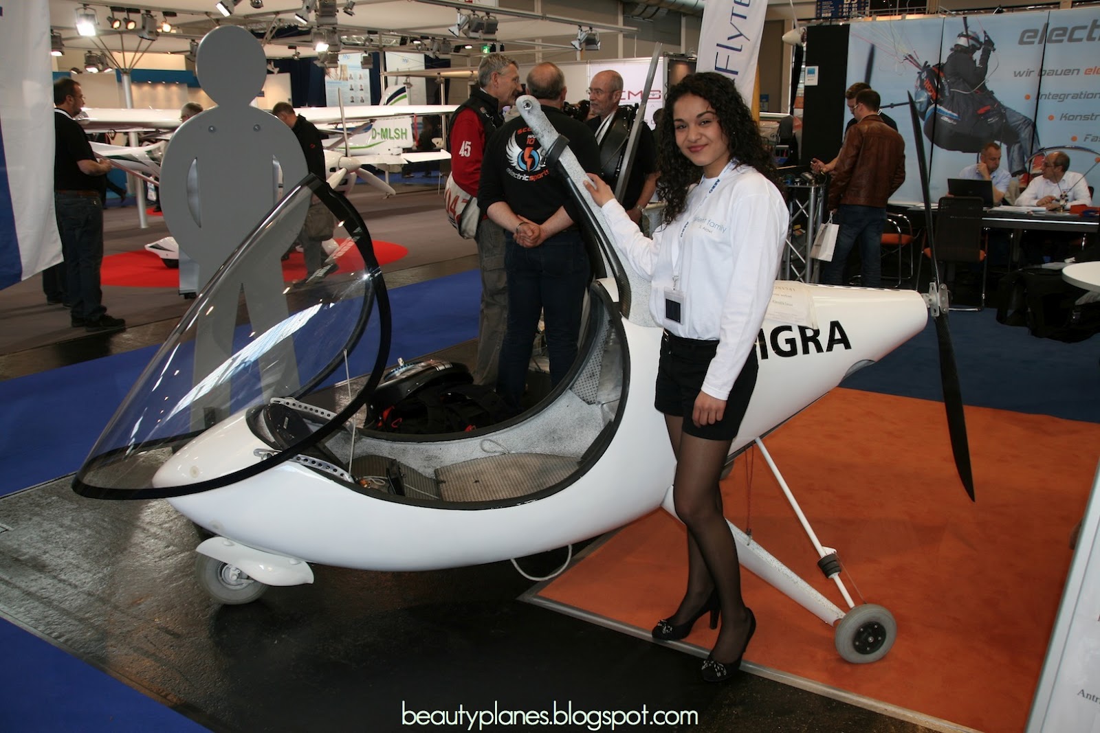 BEAUTY PLANES: GYRO COPTER GIRL_AERO FRIEDRICHSHAFEN 2012