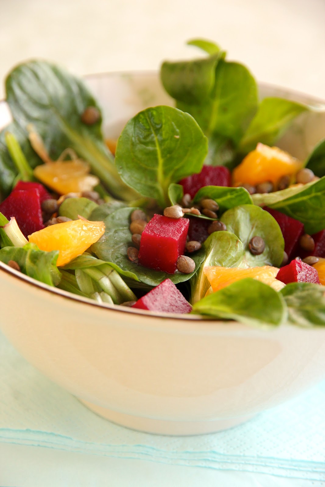 Une deux trois... cerises: Salade rampon, betterave, orange