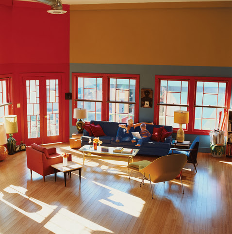 AMPLIO LIVING - COMEDOR CON GRANDES VENTANALES Y UNA PALETA DE COLORES ...