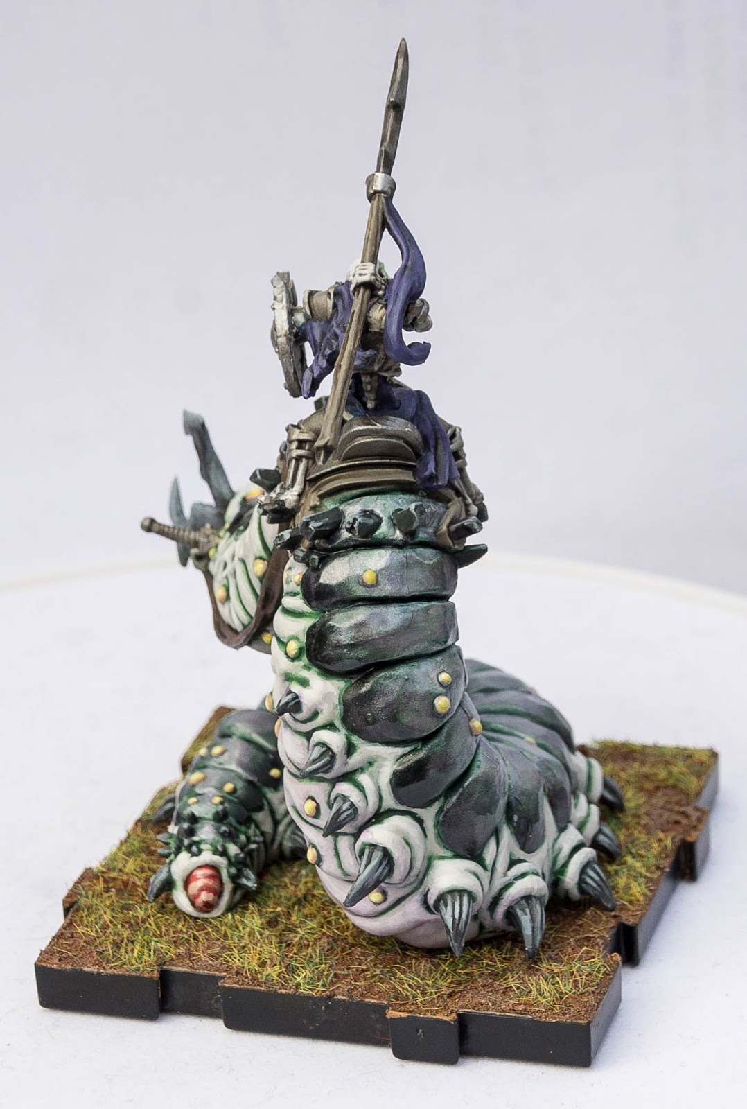 Mann's Model Moments: Runewars Painting 1 - Rune Golem and Carrion Lancer