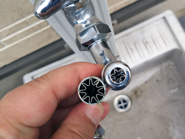 xr100で遊ぶ？: KVK PZ88 ワンタッチホースジョイント蛇口パイプ の交換