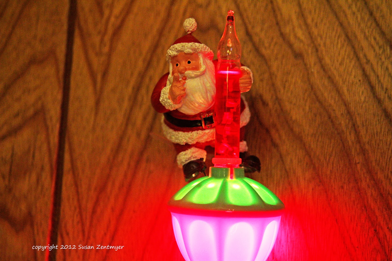 Love from the Kitchen: Ornaments: Santa Bubble Lights