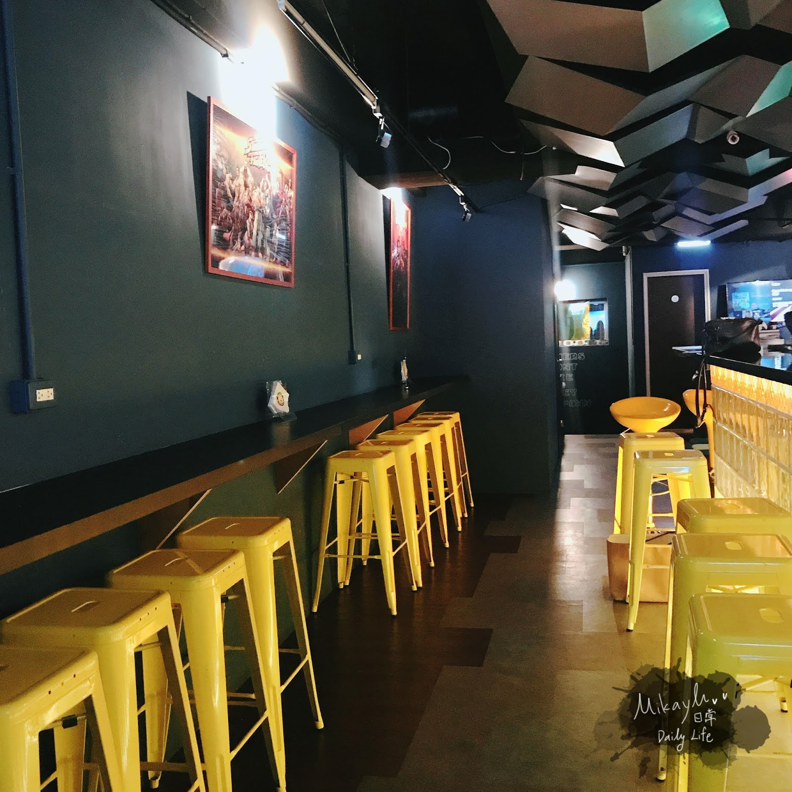 Mikayla is Ordinary: [忠孝新生] [食記] Continue? Gaming Bar電玩餐酒吧 一起打電動吧!