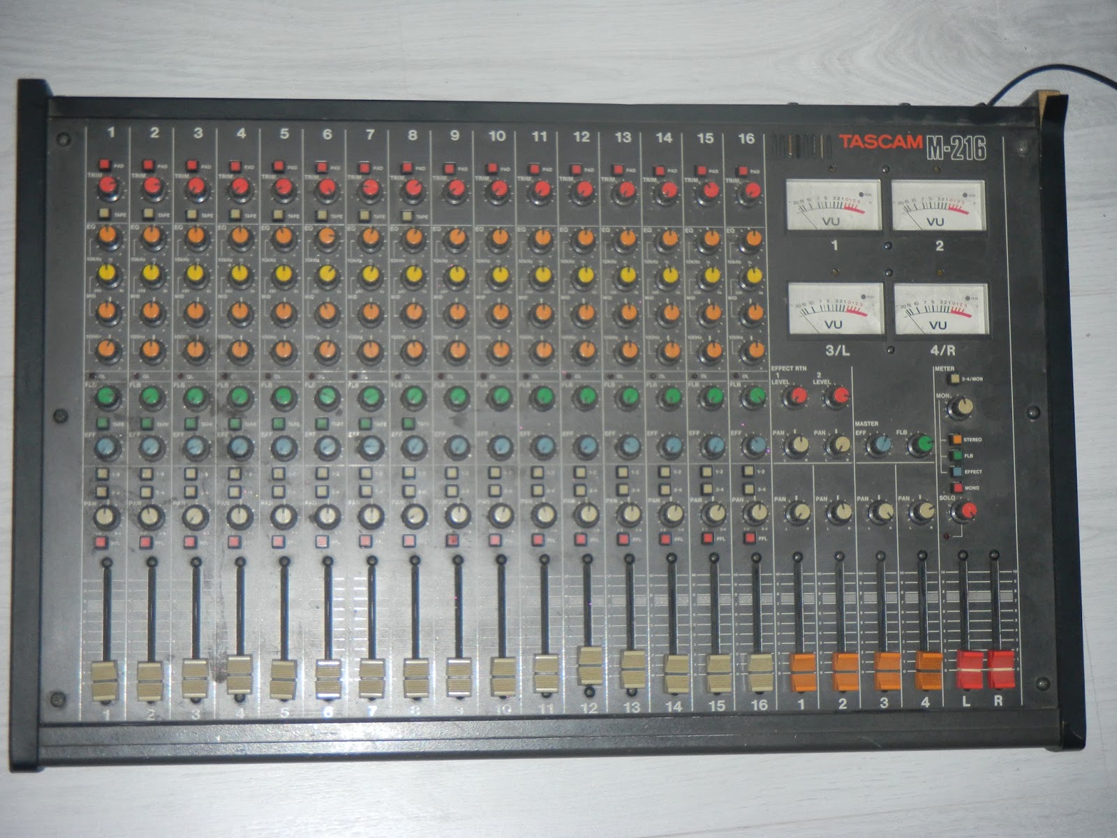 Infrequent Sound [sex.tex] technology: Tascam M-216 Mixing Console 16 ...