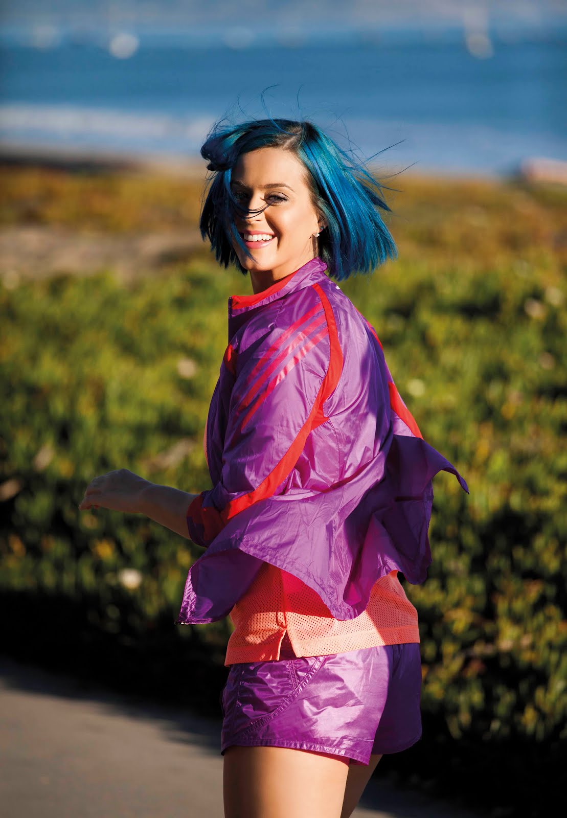 Reklamefernsehen: adidas we all run - "never-before-seen" Katy Perry