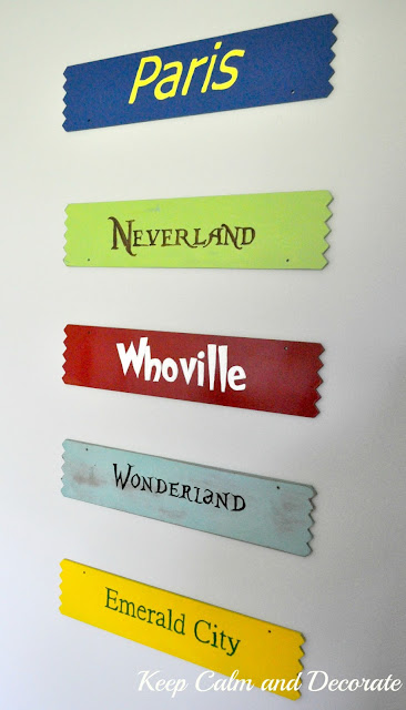 Keep Calm and Decorate: Library Book Sign Wall and Tutorial