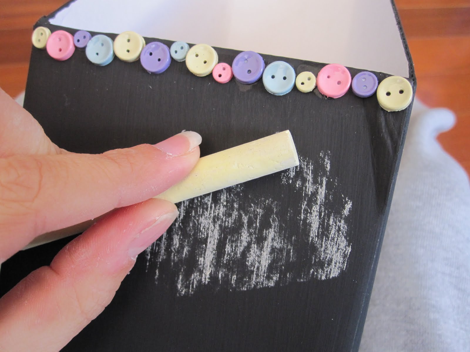 How to: Upcycle chalkboard magazine box - Crafted