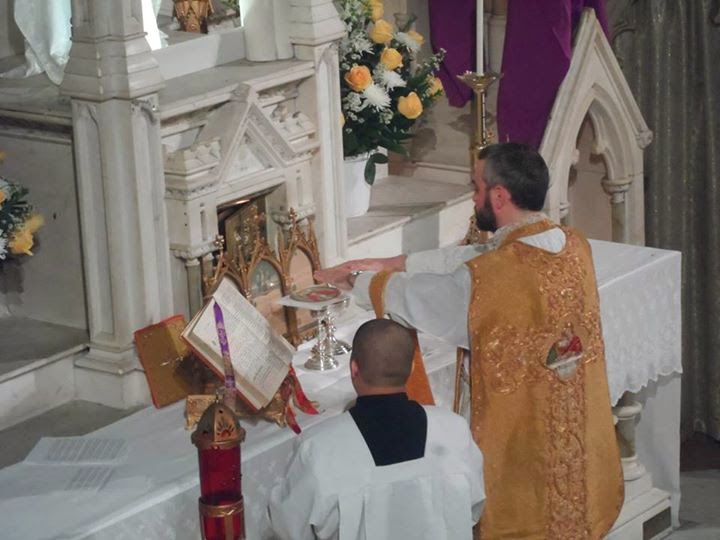 Traditional † Catholicism: Holy Thursday 2014 - Holy Innocents, NYC