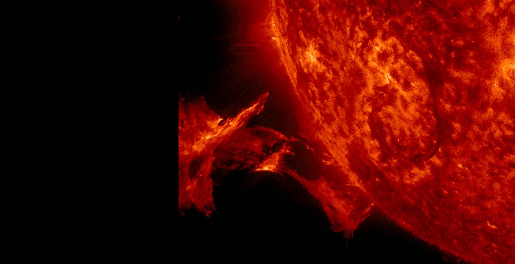 Solar Storms Can Drain Electrical Charge Above Earth ~ Science news