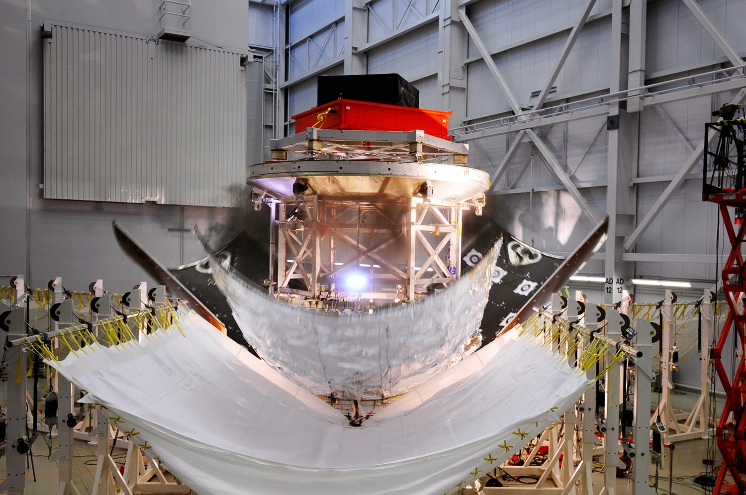 Suburban spaceman: NASA Orion Spacecraft: Successful fairing separation ...