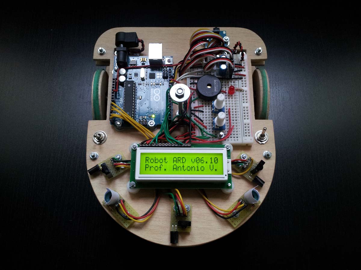 Antonio Vallecillos: Arduino Robot v06