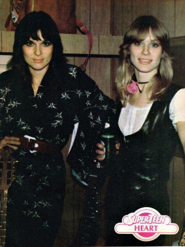 The Heart Band Sisters: 33 Lovely Pics of Ann and Nancy Wilson Together ...
